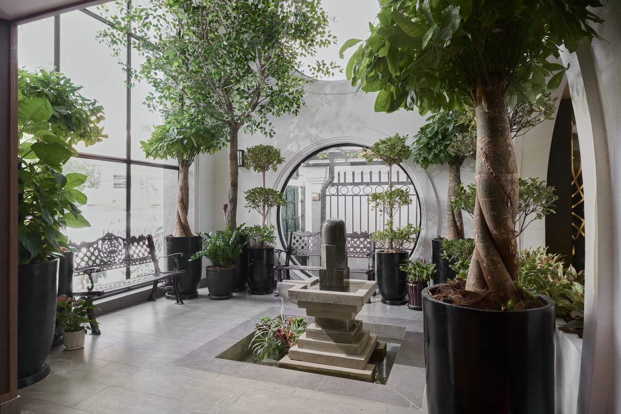 Contact - Caravan Hotel by EHM